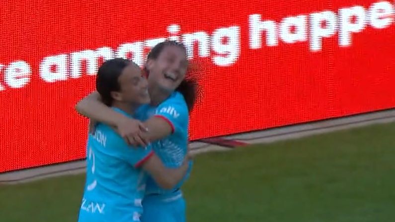 Jenna Bike heads in opener for Chicago Red Stars - ESPN Video