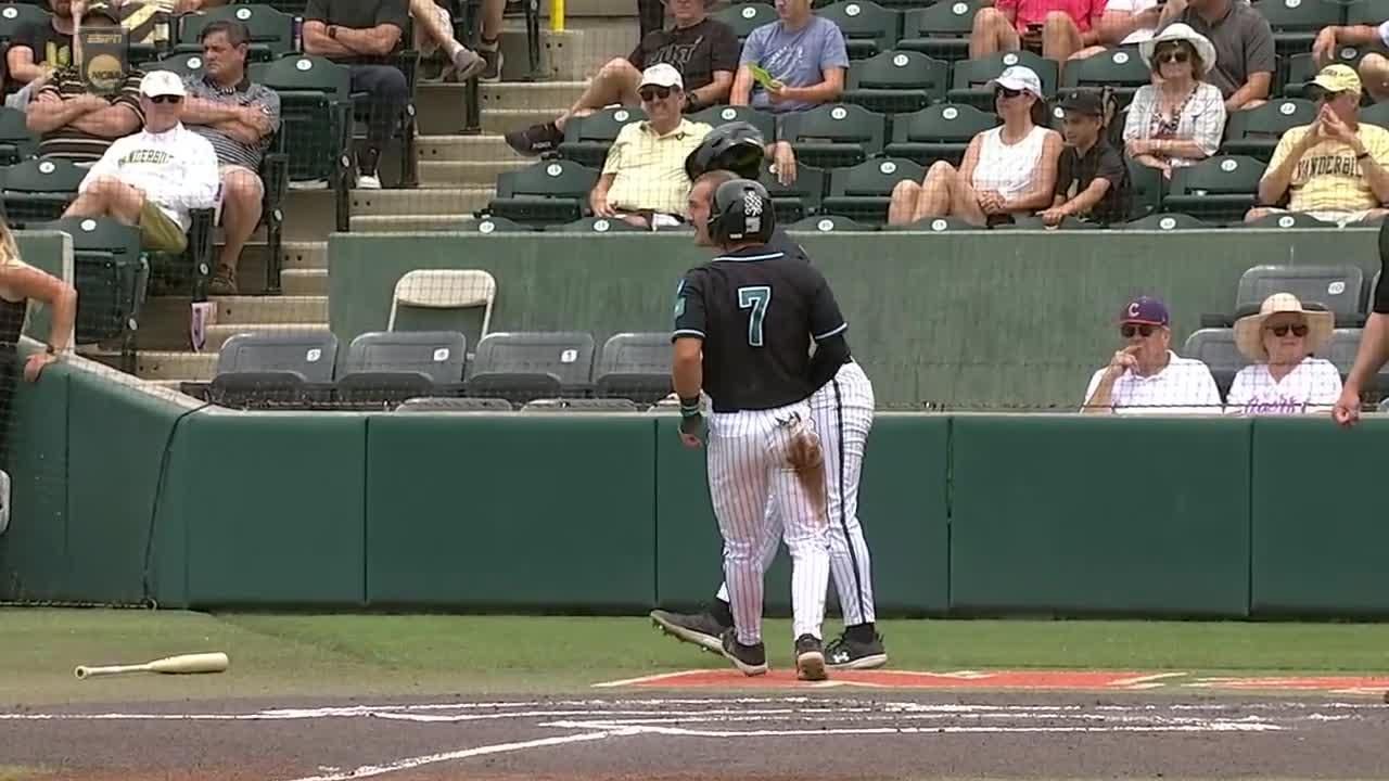 Zack Beach rips a 2-run single for Coastal Carolina - ESPN Video