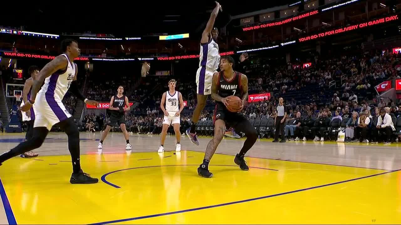 Kel'el Ware throws down powerful slam dunk vs. Sacramento Kings 2 ...