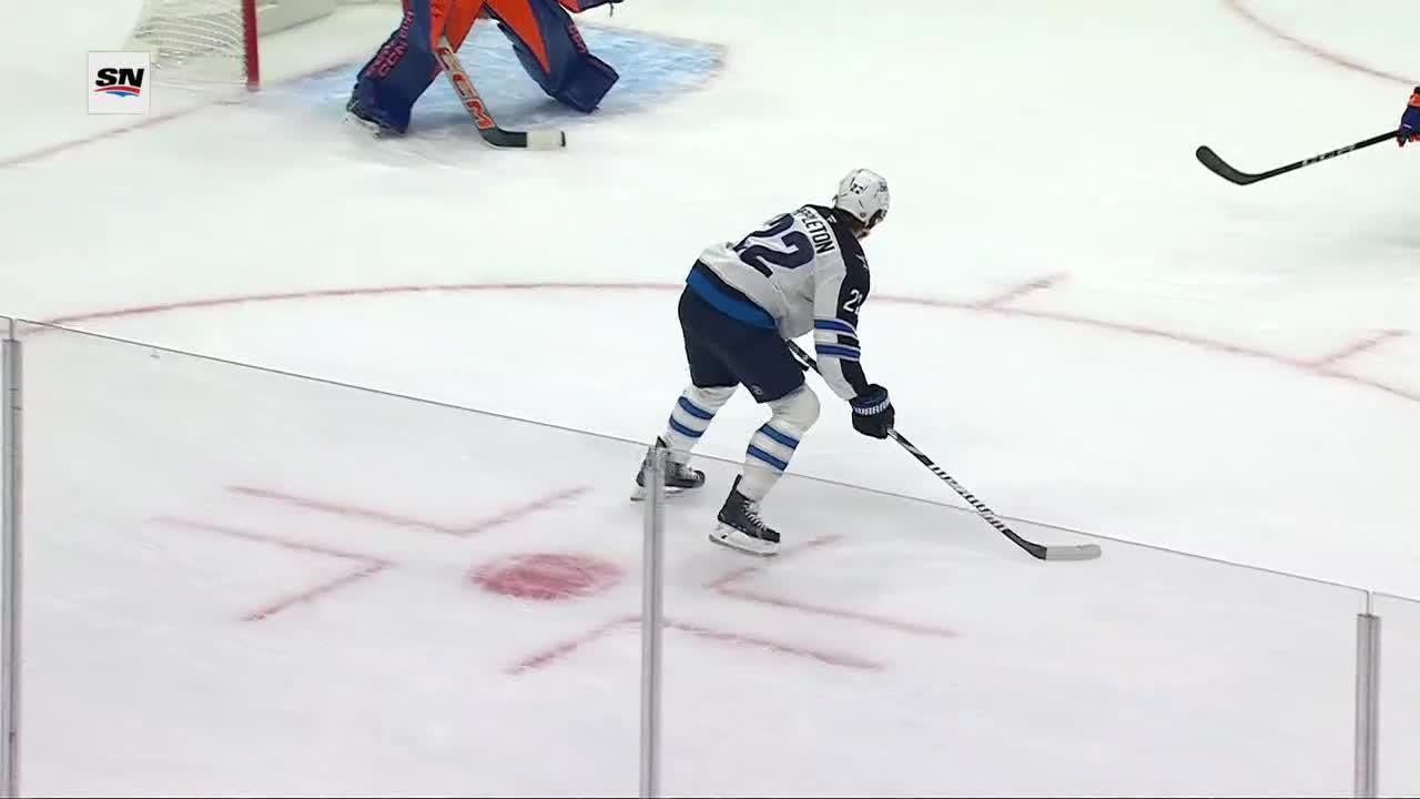 Connor Hellebuyck makes 30 saves, Jets rout Oilers 6-0 in opener - ESPN