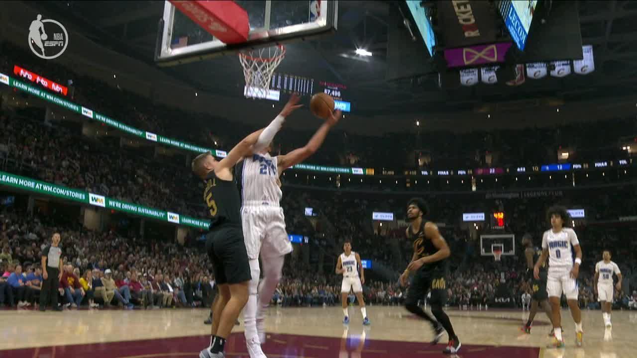 Mo Wagner muscles in a Magic and-1 - ESPN Video