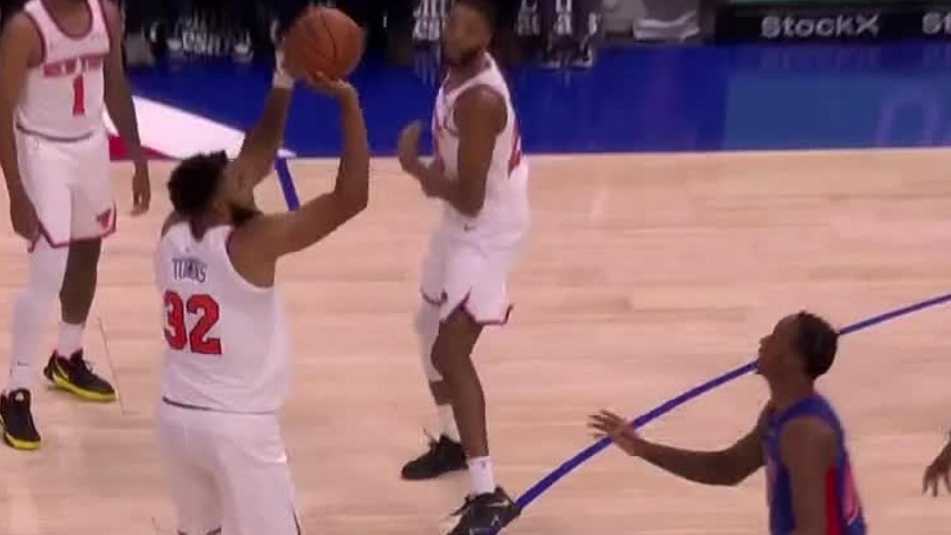 KAT splashes pull-up 3 to pad Knicks' lead - ESPN Video