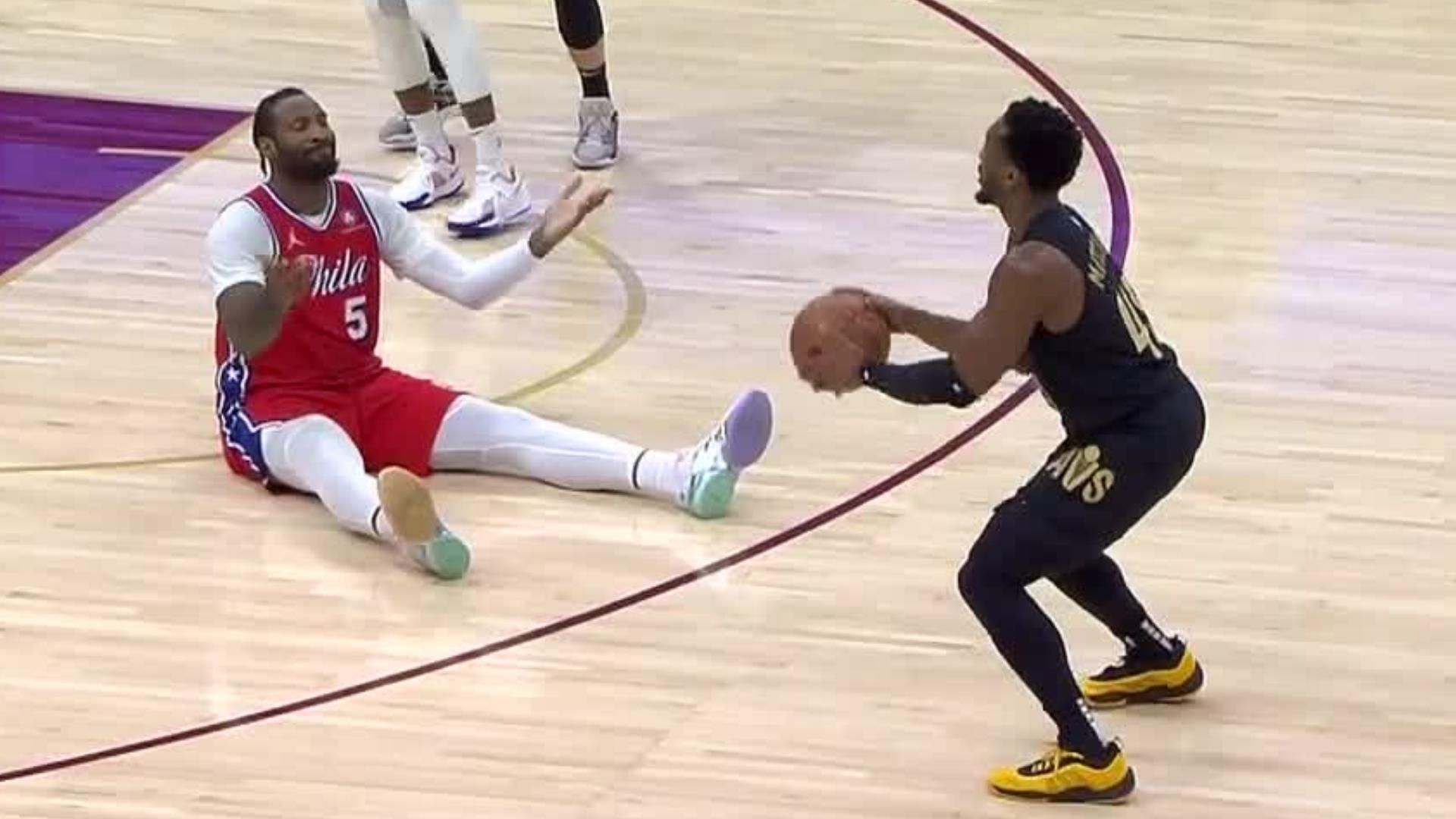 Mitchell shakes and drops Drummond with step-back trey - ESPN Video