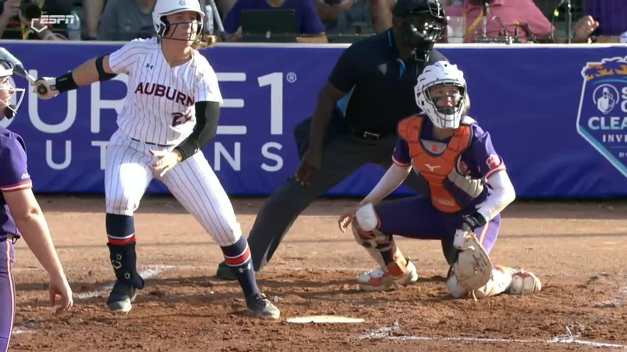 Back-to-back doubles by Auburn give them the lead - ESPN Video