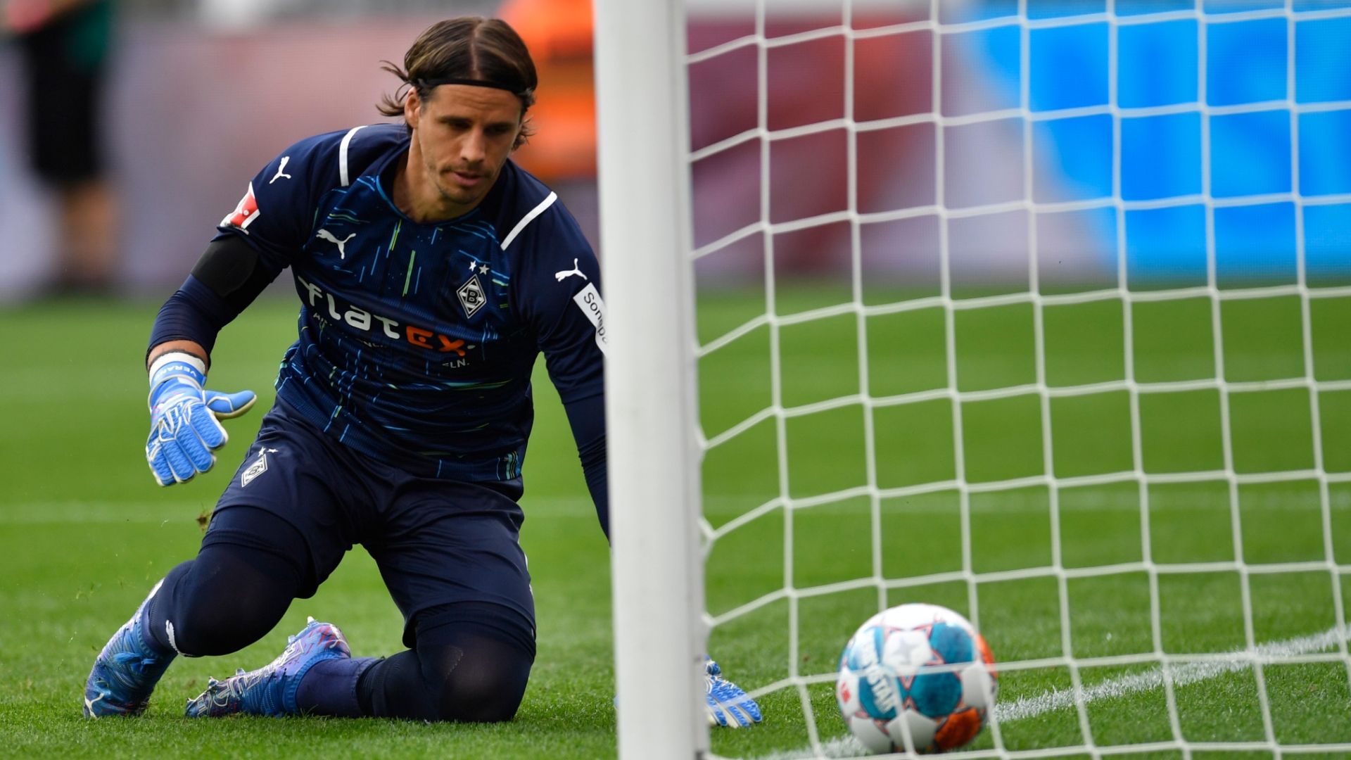 Leverkusen take early lead after bizarre own goal from Gladbach ...