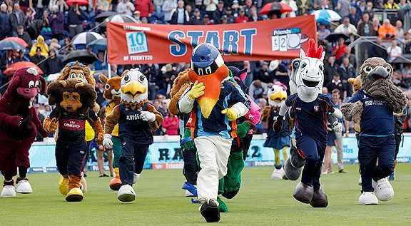 Pic of the Day: Mascots on the run - ESPN - Visuals - ESPN Playbook- ESPN