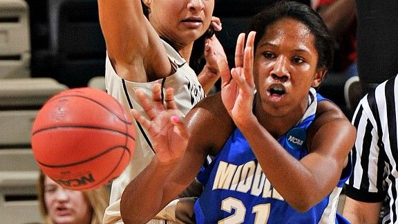 Ebony Rowe rules court, classroom - ESPN