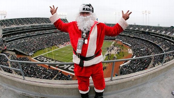 Santa Claus visits ESPN's Christmas Photo Gallery! - ESPN - Visuals ...