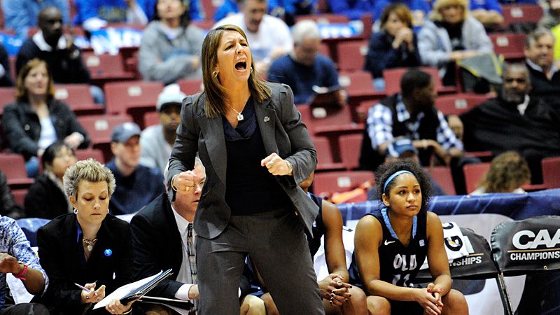 Old Dominion Monarchs coach Karen Barefoot signs new 5-year contract - ESPN