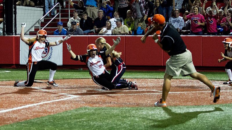 espnW -- Chicago Bandits win wild Game 1 over USSSA Pride in NPF ...