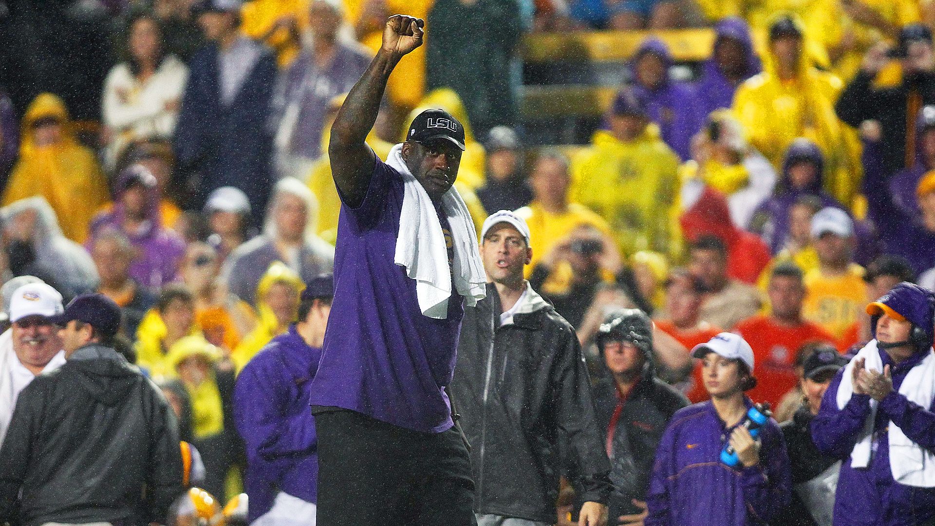 Shaquille O'Neal joins Kings - ESPN