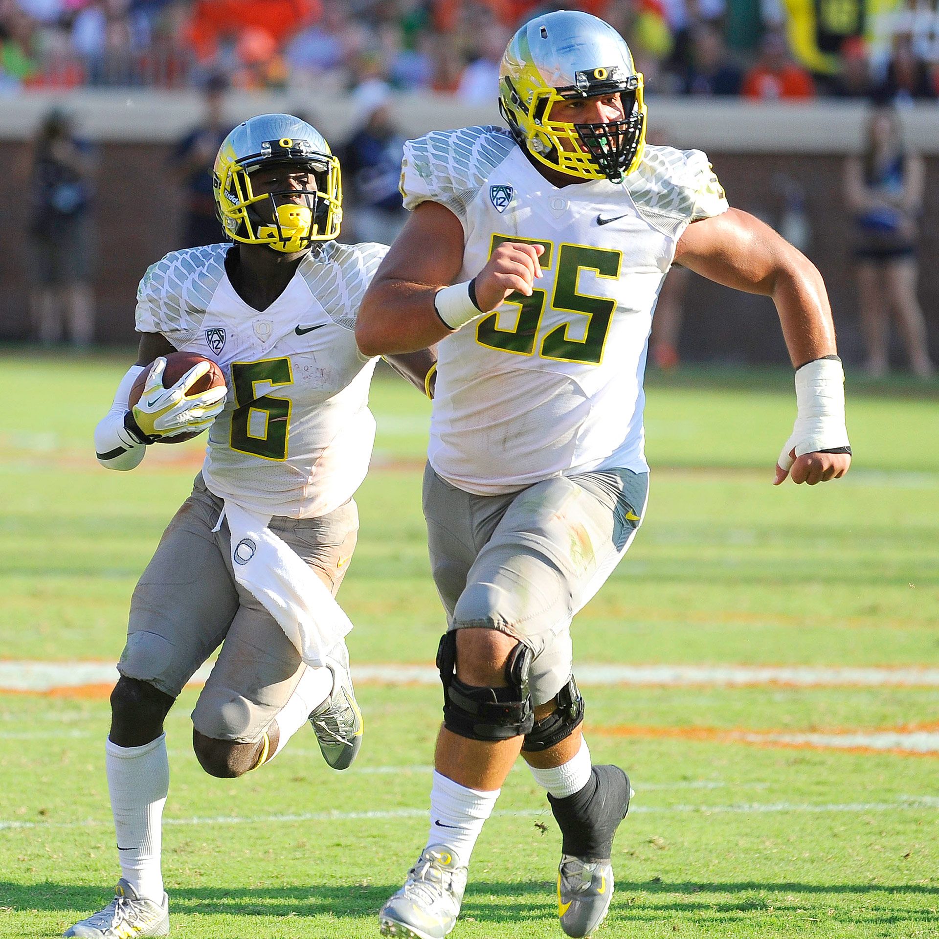Oregon Ducks offensive line is hoping to be anonymously successful ...