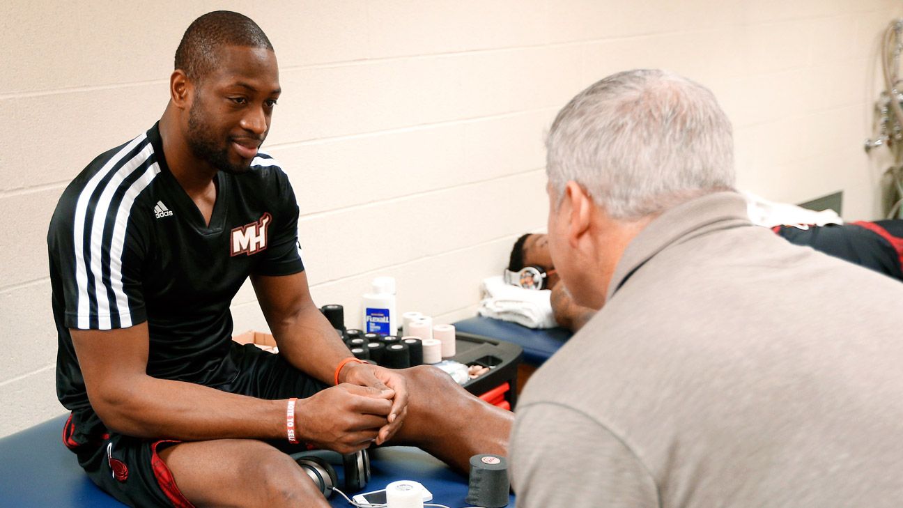 Dwyane Wade of Miami Heat to miss fourth game with knee problems - ESPN