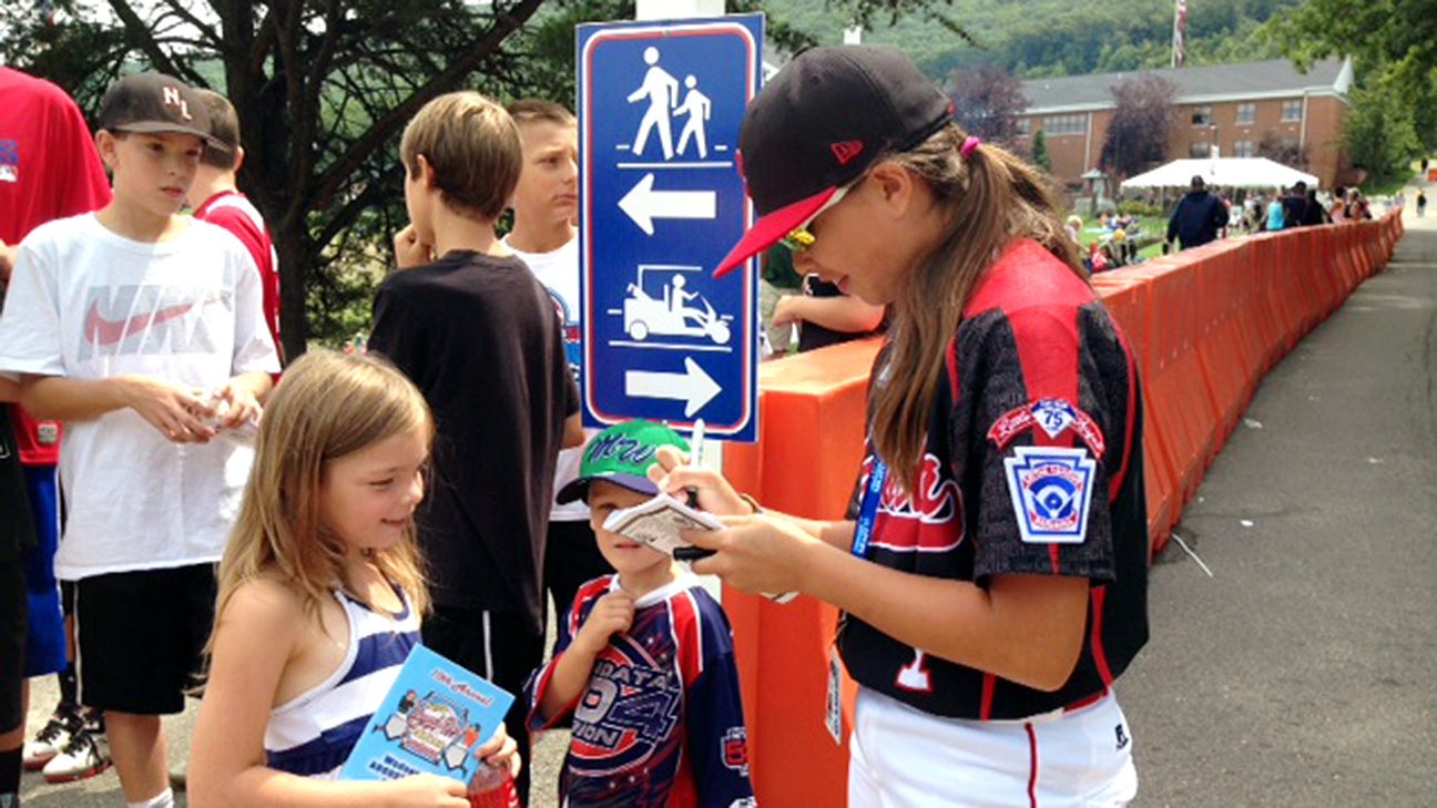 Mo'ne Davis, Emma March Find Friendship In Secret Hiding Place - ESPN