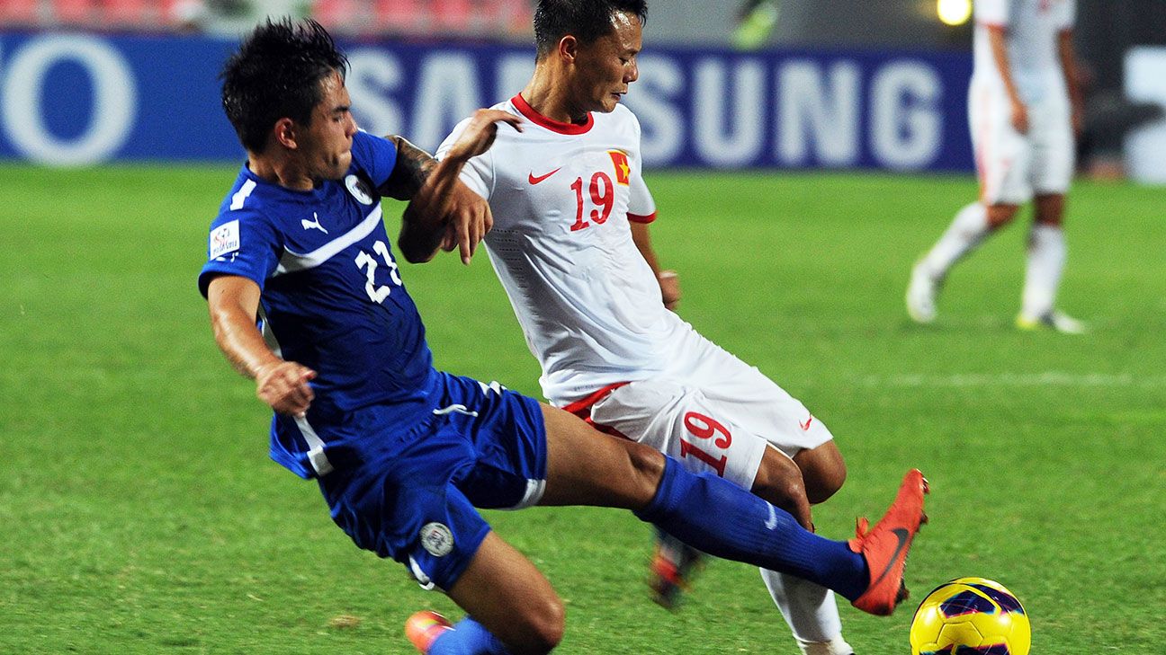 Jason De Jong stuns Philippines with International retirement - ESPN