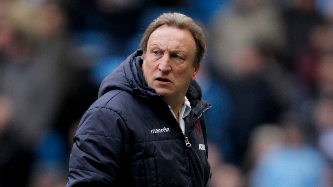 Crystal Palace boss Neil Warnock rues disallowed goal in Manchester ...