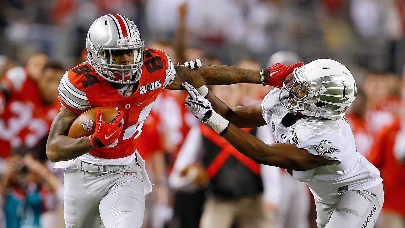 Corey Smith of Ohio State Buckeyes out for season with broken leg