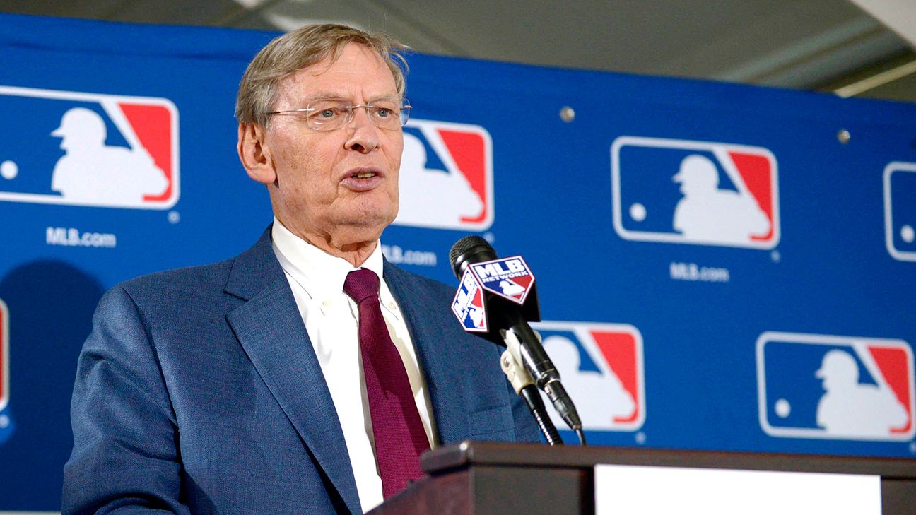 Brewers honor former team owner Bud Selig with Miller Park exhibit - ESPN