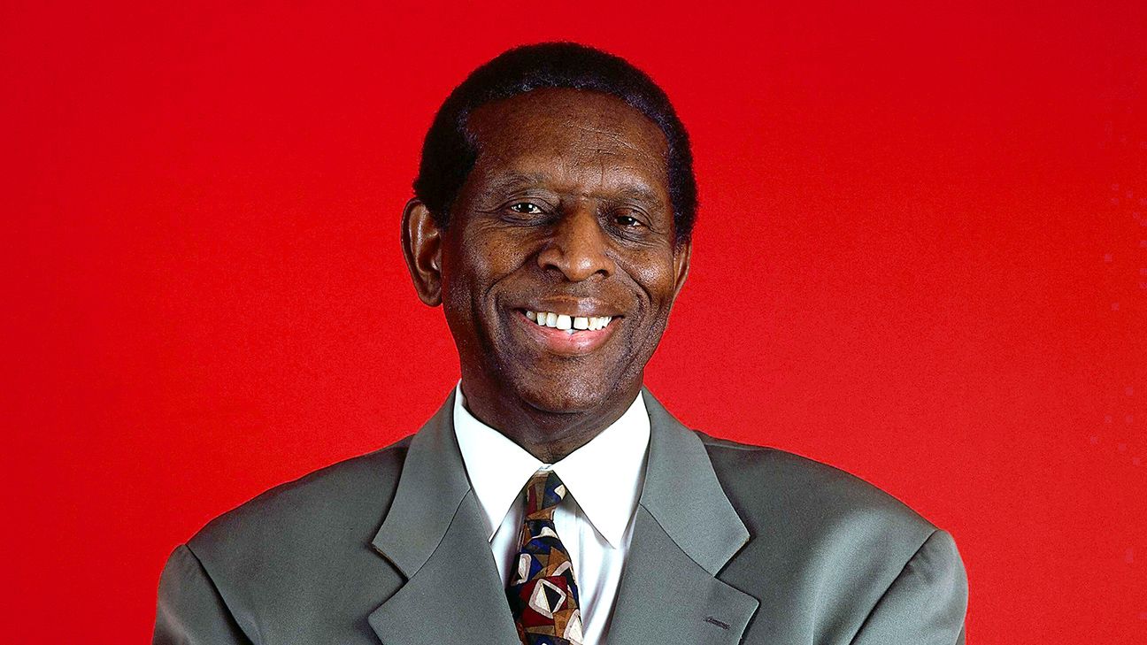 Earl Lloyd, 1st black player to appear in NBA game, dies - ESPN