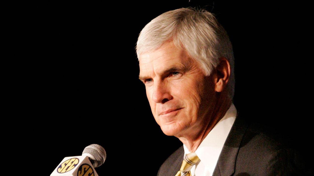 Bobby Johnson, new member of CFP committee, says 'eye test' still ...