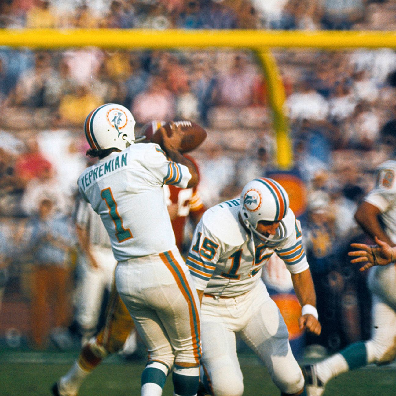Garo Yepremian, Super Bowl-winning kicker for perfect 1972 Miami ...