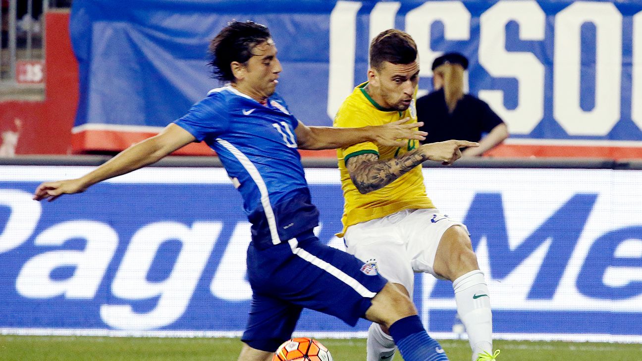 Alejandro Bedoya considers leaving Nantes to play at a 'higher level'