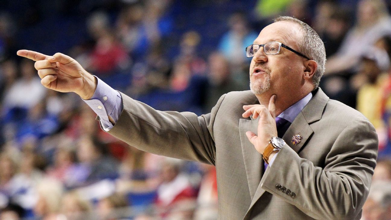 Arkansas names Mike Neighbors as women's head coach - ESPN