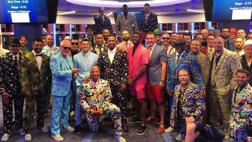 Chicago Cubs show off zany style with outrageous suits - ESPN