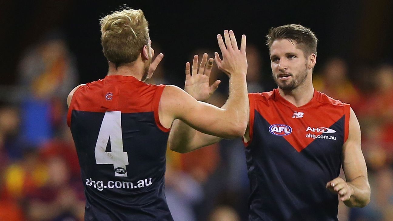 Melbourne forward Jesse Hogan re-signs with AFL Demons - ESPN