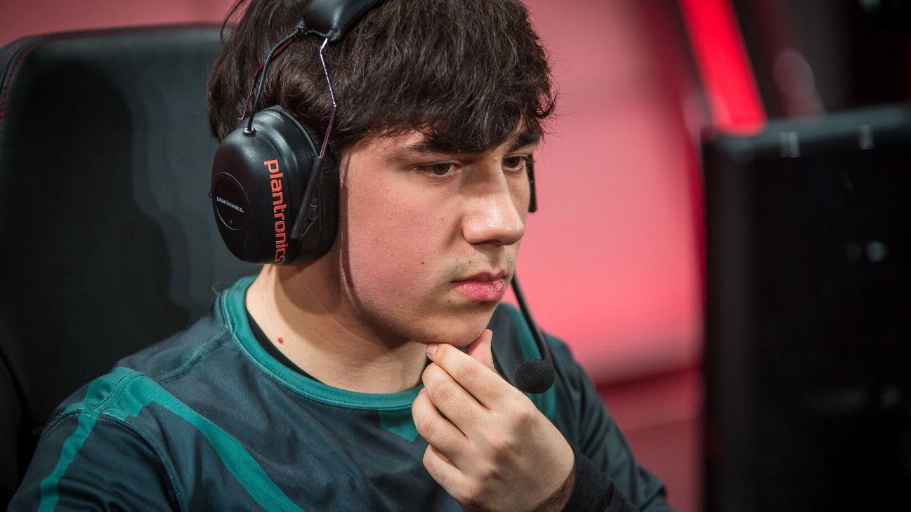 Gilius: 'I was the kind of guy that destroys everyone in scrims, and ...