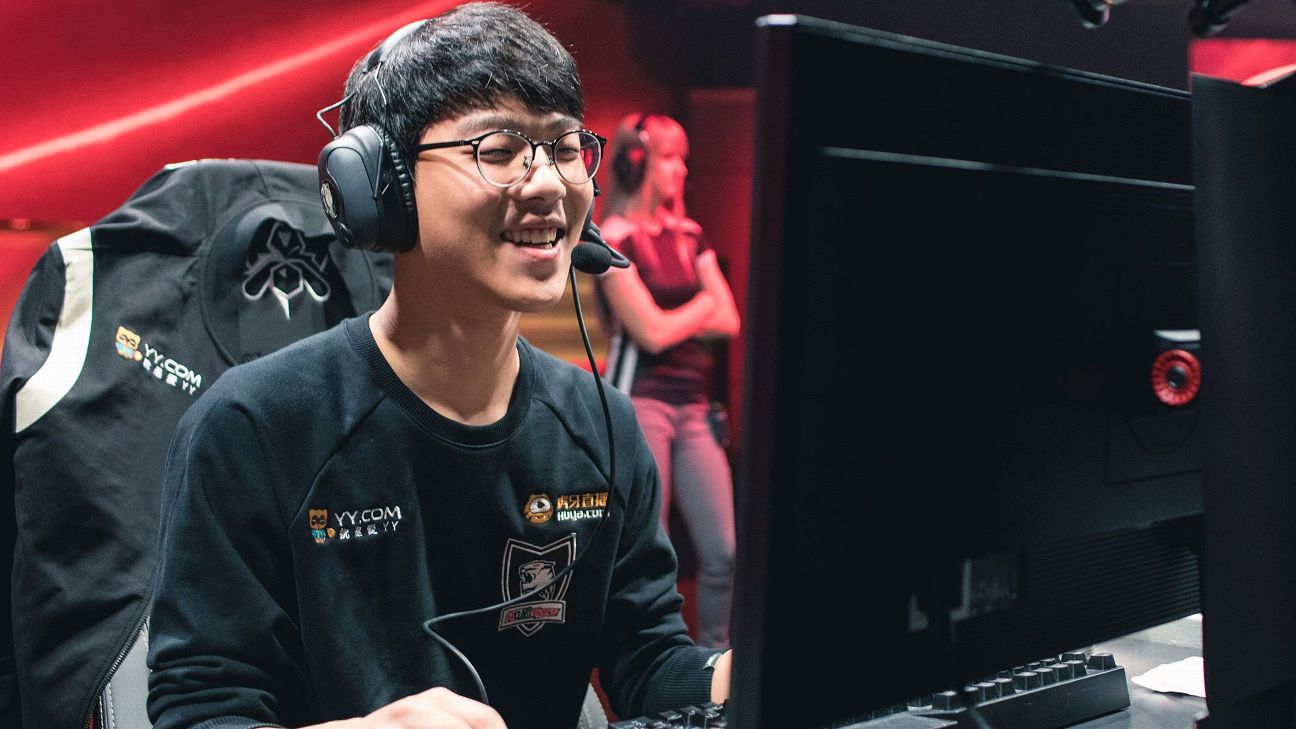 2016 League of Legends World Championship ROX Tigers vs Edward Gaming ...