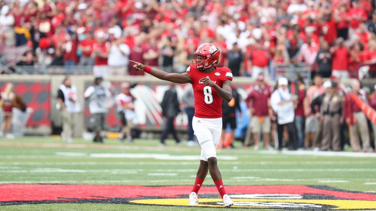 Flipping the field: College football's unconventional midyear awards - ESPN