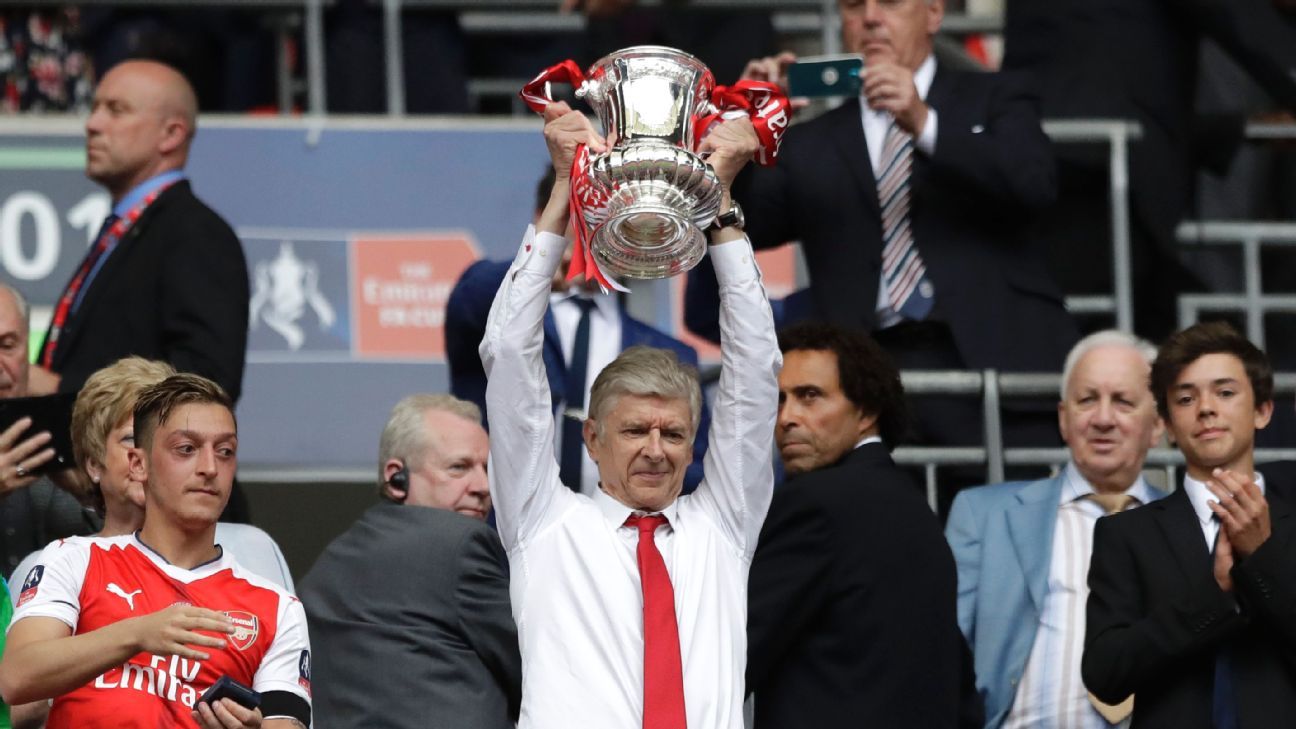 Arsenal pendulum swings Francesco Totti farewell Lionel Messi magic and ...