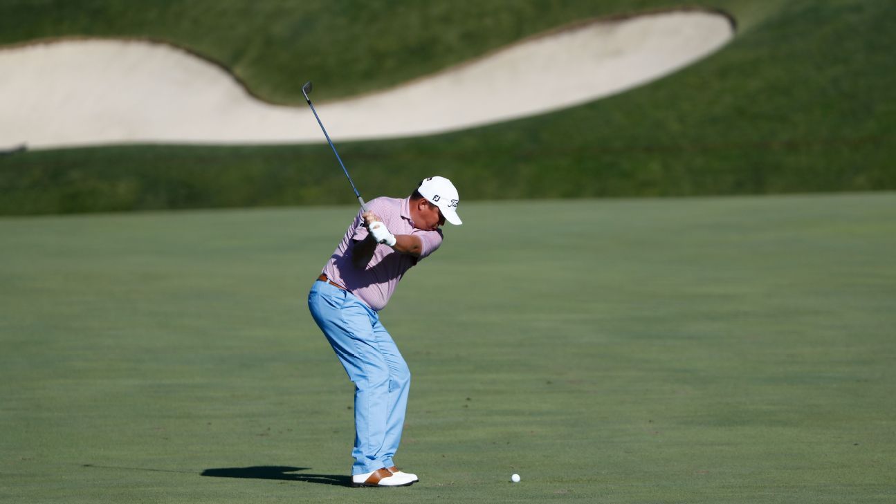 Golf -- Dufner, armed with sniper research, leads at Memorial - ESPN