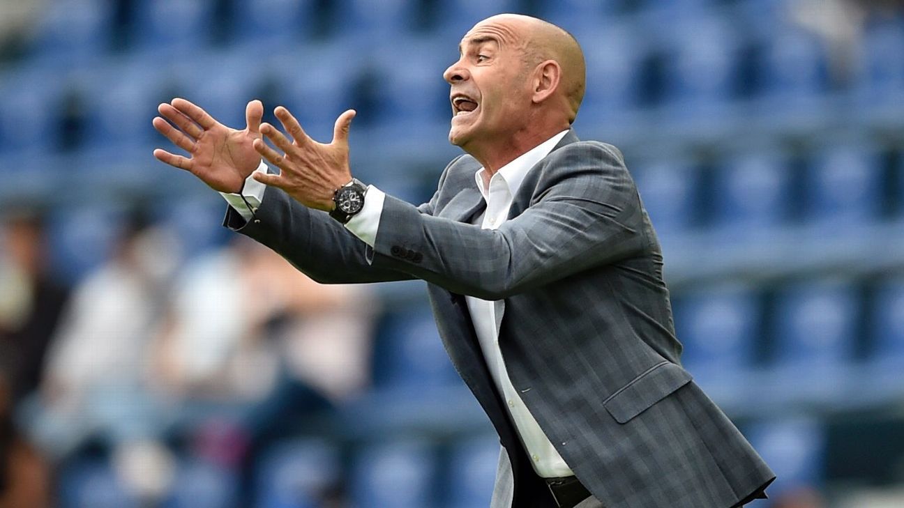 Cruz Azul manager Paco Jemez under investigation after obscene gesture ...