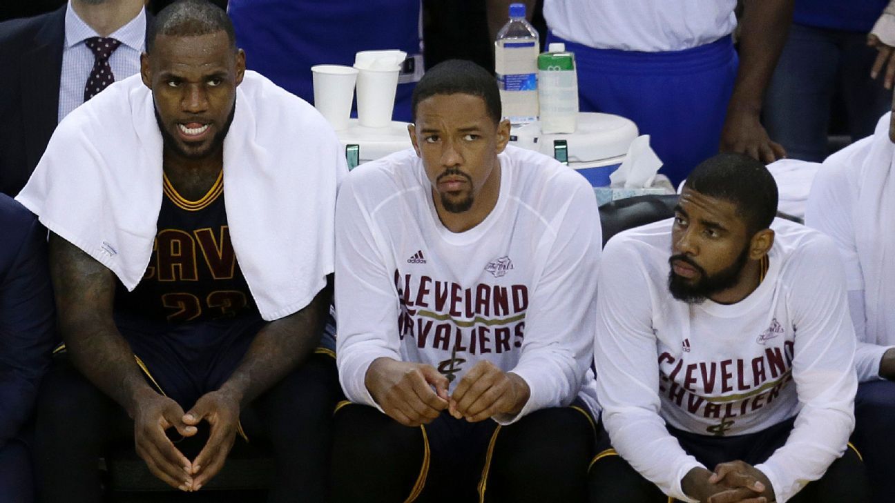 Kevin Pelton's weekly mailbag, including what trades would have helped ...