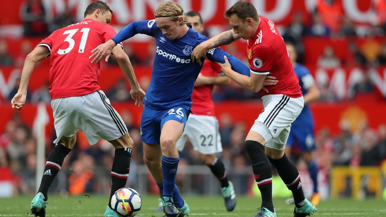 Tom Davies the only bright spot in Everton's heavy defeat at Man Utd - ESPN