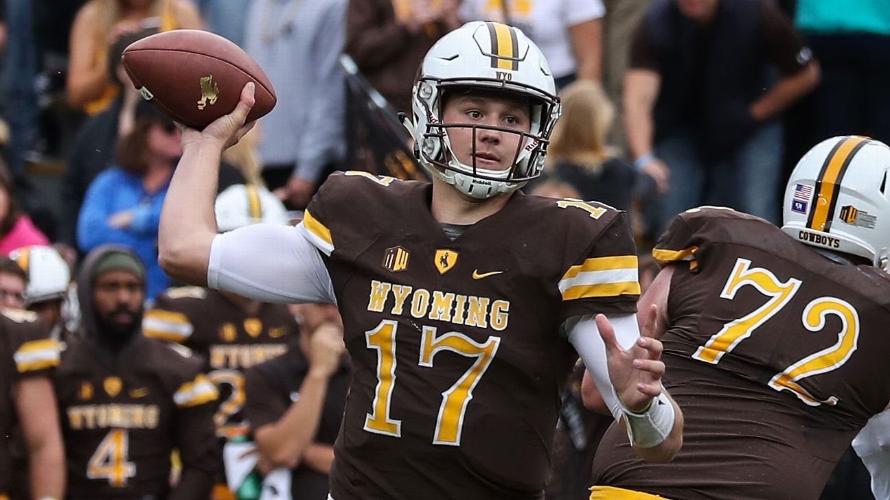 Wyoming Cowboys quarterback Josh Allen has injured throwing shoulder - ESPN
