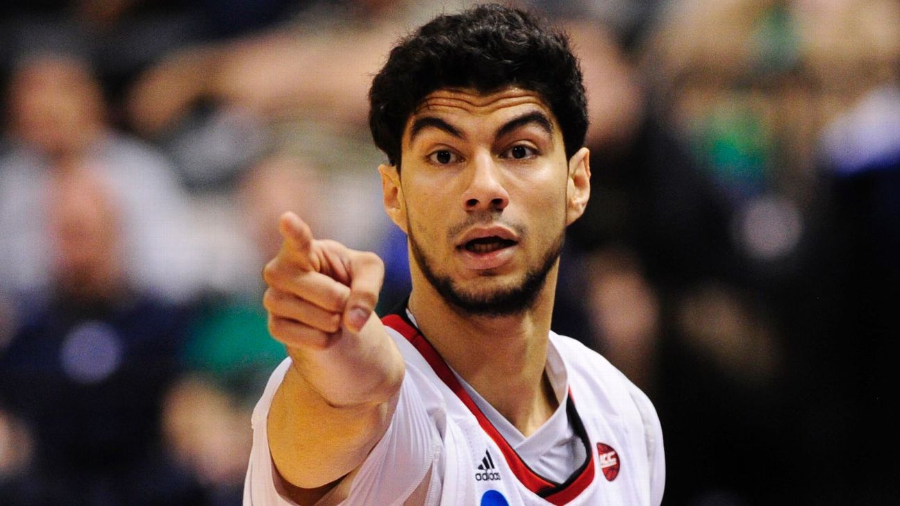 Anas Mahmoud says Louisville Cardinals focusing on basketball, not ...