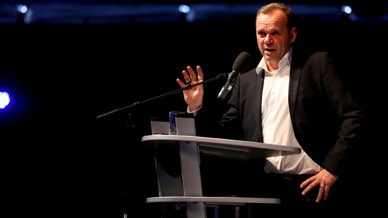 Hamburg sack CEO and sporting director amid relegation battle - ESPN