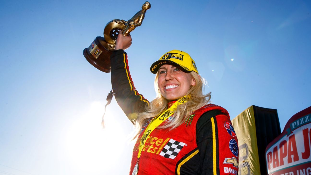 NHRA Arizona Nationals: Courtney Force wins, father John Force in wreck ...