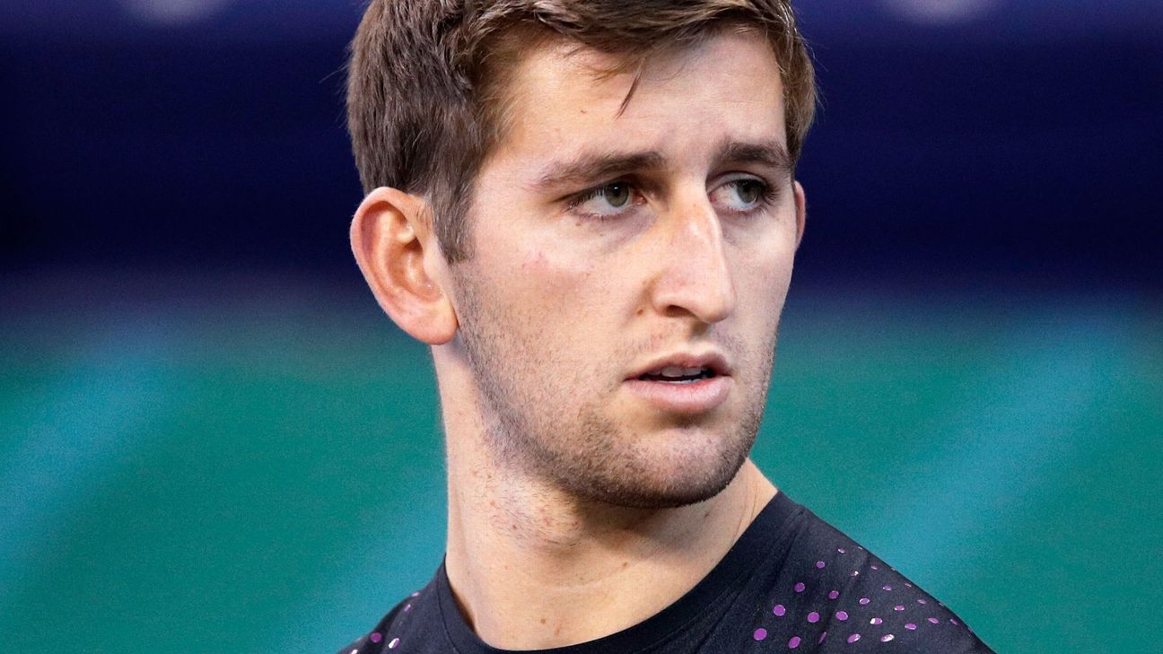 QB Josh Rosen attracts impressive crowd at UCLA pro workouts - ESPN