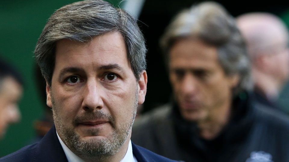 Presidente do Sporting 'corneta' após derrota, 19 jogadores se revoltam ...