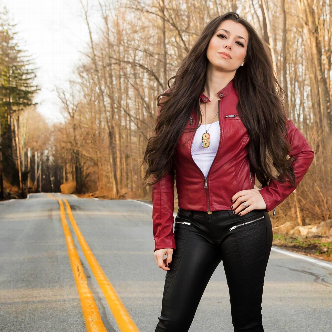 Jessica Lynn to perform national anthem for "AAA 400 Drive for Autism ...