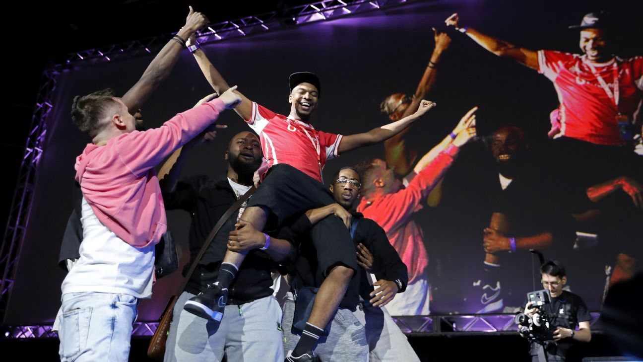 The best untold moments in Evolution Championship Series history - ESPN