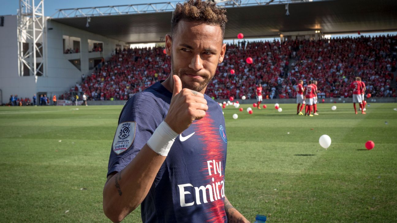 Neymar thanked by young PSG fan who invaded pitch for his shirt and a ...