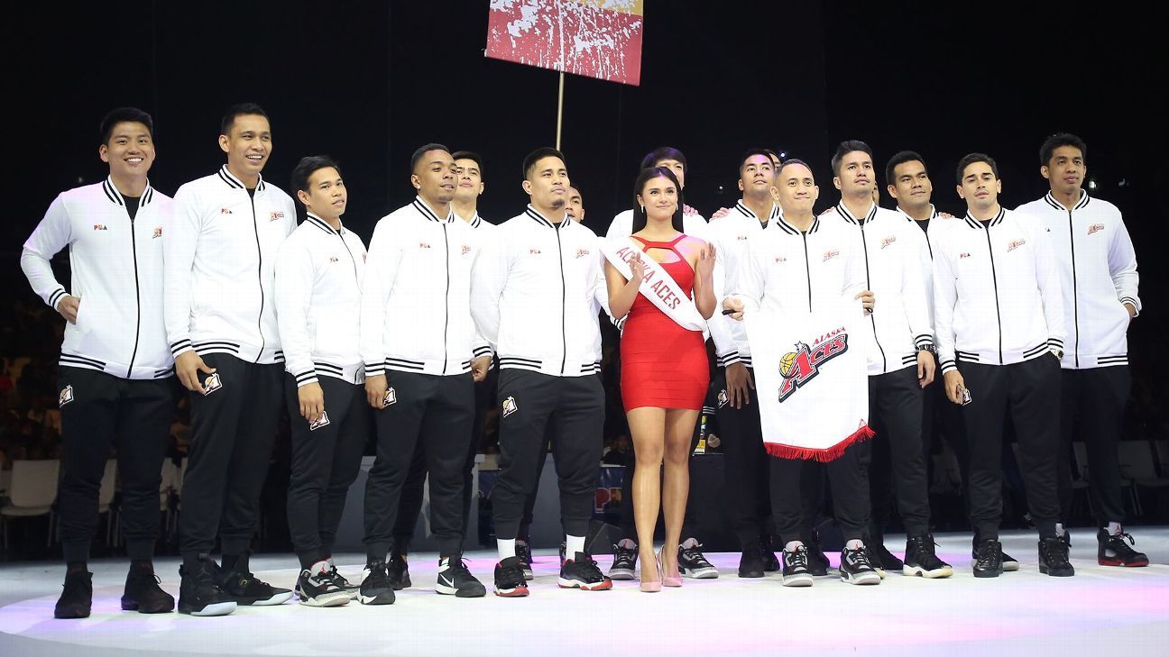 PHOTOS - PBA opening ceremony and Parade of teams and muses - ESPN
