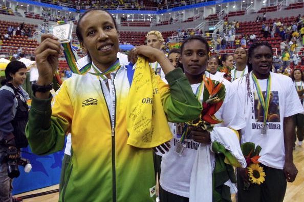 Janeth, uma das maiores estrelas do basquete, ganha homenagem especial ...
