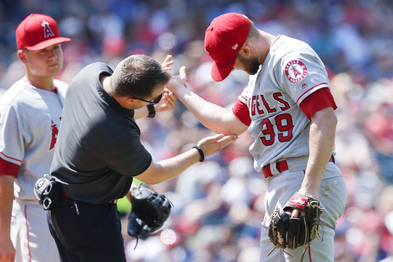 Angels RHP Bard hit by line drive, bruises triceps - ESPN