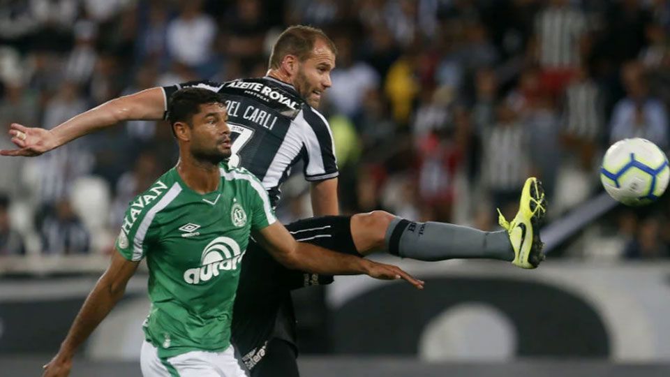 Sem Criatividade Botafogo E Chapecoense Empatam Sem Gols No Nilton